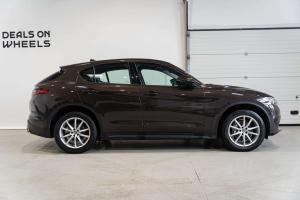 Brūns Alfa Romeo Stelvio 2020 Viļņa, ar dzinēja tilpumu 2.00 L un nobraukumu 49 tūkst. km par 23900 €, foto 4 vietnē AUTOMOTO.COM.LV