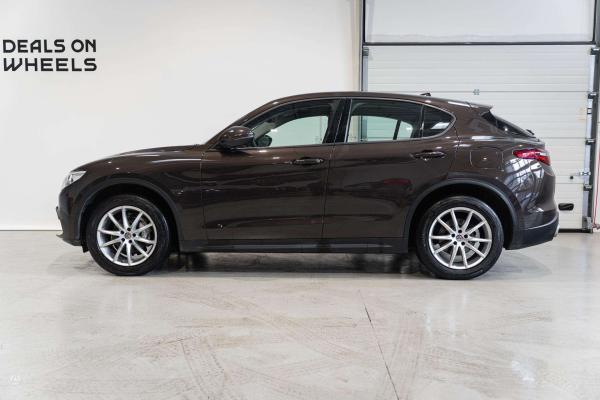Brūns Alfa Romeo Stelvio 2020 Viļņa, ar dzinēja tilpumu 2.00 L un nobraukumu 49 tūkst. km par 23900 €, foto 5 vietnē AUTOMOTO.COM.LV