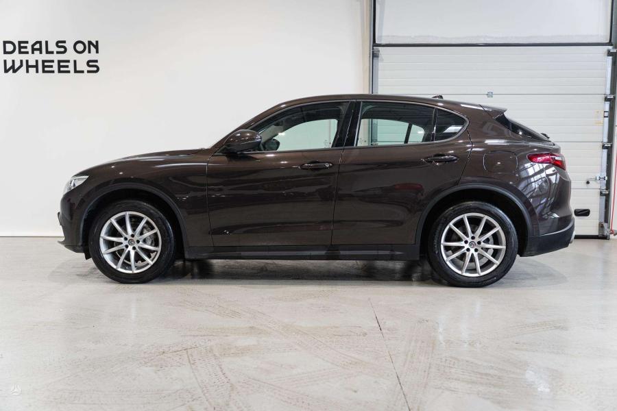 Brūns Alfa Romeo Stelvio 2020 Viļņa, ar dzinēja tilpumu 2.00 L un nobraukumu 49 tūkst. km par 23900 €, foto 5 vietnē AUTOMOTO.COM.LV