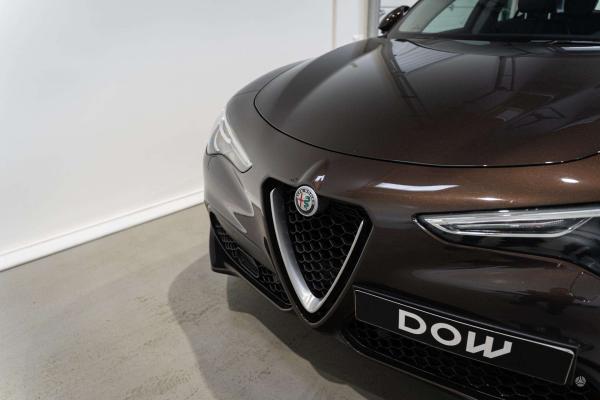 Brūns Alfa Romeo Stelvio 2020 Viļņa, ar dzinēja tilpumu 2.00 L un nobraukumu 49 tūkst. km par 23900 €, foto 9 vietnē AUTOMOTO.COM.LV