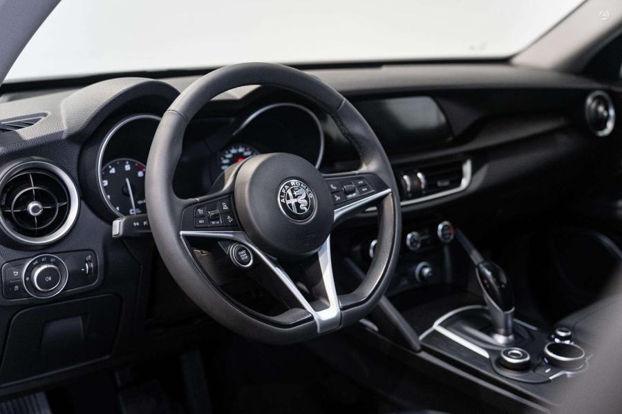 Brūns Alfa Romeo Stelvio 2020 Viļņa, ar dzinēja tilpumu 2.00 L un nobraukumu 49 tūkst. km par 23900 €, foto 12 vietnē AUTOMOTO.COM.LV