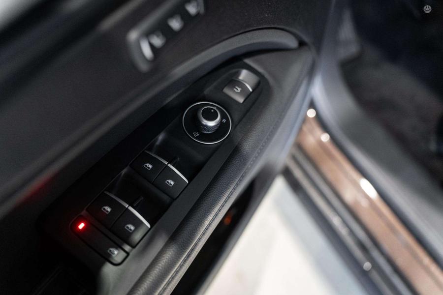 Brūns Alfa Romeo Stelvio 2020 Viļņa, ar dzinēja tilpumu 2.00 L un nobraukumu 49 tūkst. km par 23900 €, foto 17 vietnē AUTOMOTO.COM.LV