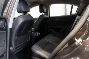 Brūns Alfa Romeo Stelvio 2020 Viļņa, ar dzinēja tilpumu 2.00 L un nobraukumu 49 tūkst. km par 23900 €, foto 18 vietnē AUTOMOTO.COM.LV