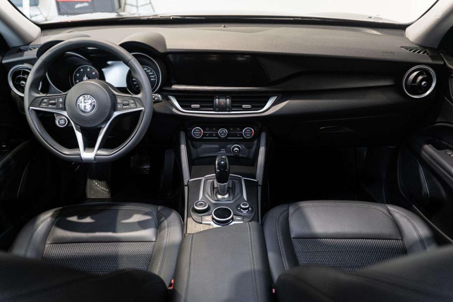 Brūns Alfa Romeo Stelvio 2020 Viļņa, ar dzinēja tilpumu 2.00 L un nobraukumu 49 tūkst. km par 23900 €, foto 19 vietnē AUTOMOTO.COM.LV
