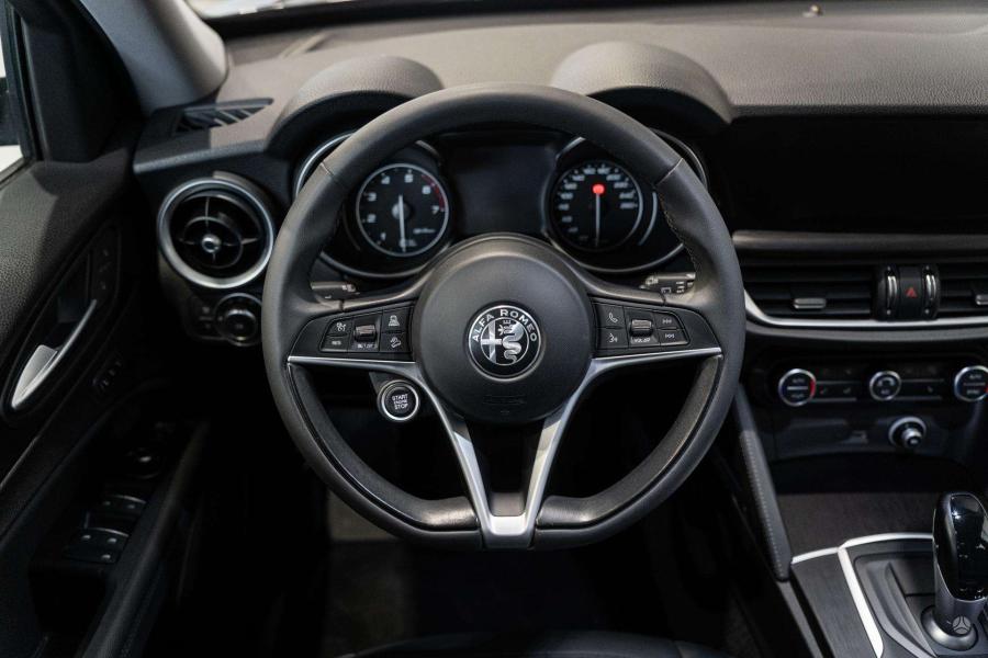 Brūns Alfa Romeo Stelvio 2020 Viļņa, ar dzinēja tilpumu 2.00 L un nobraukumu 49 tūkst. km par 23900 €, foto 20 vietnē AUTOMOTO.COM.LV