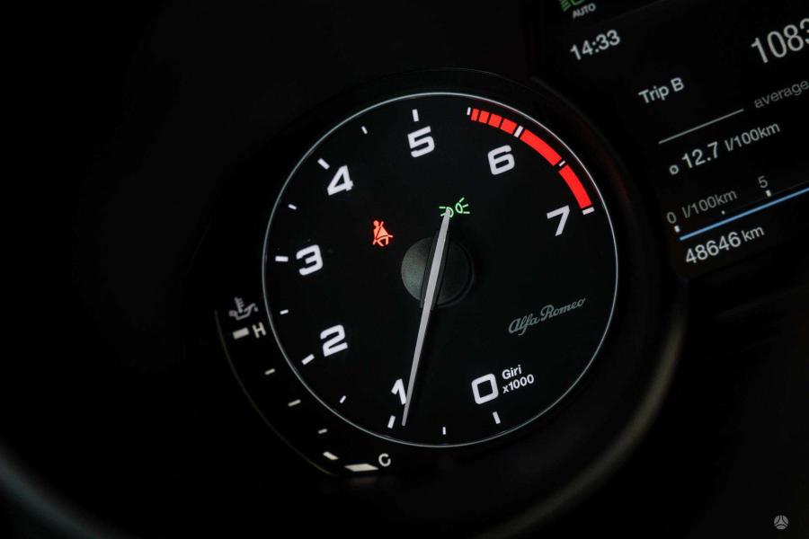 Brūns Alfa Romeo Stelvio 2020 Viļņa, ar dzinēja tilpumu 2.00 L un nobraukumu 49 tūkst. km par 23900 €, foto 30 vietnē AUTOMOTO.COM.LV