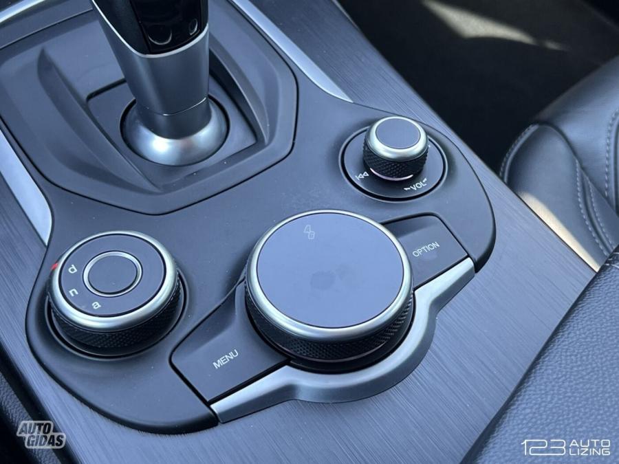 Alfa Romeo Stelvio 2018 Tauragė, ar dzinēja tilpumu 2.10 L un nobraukumu 117 tūkst. km par 13900 €, foto 23 vietnē AUTOMOTO.COM.LV