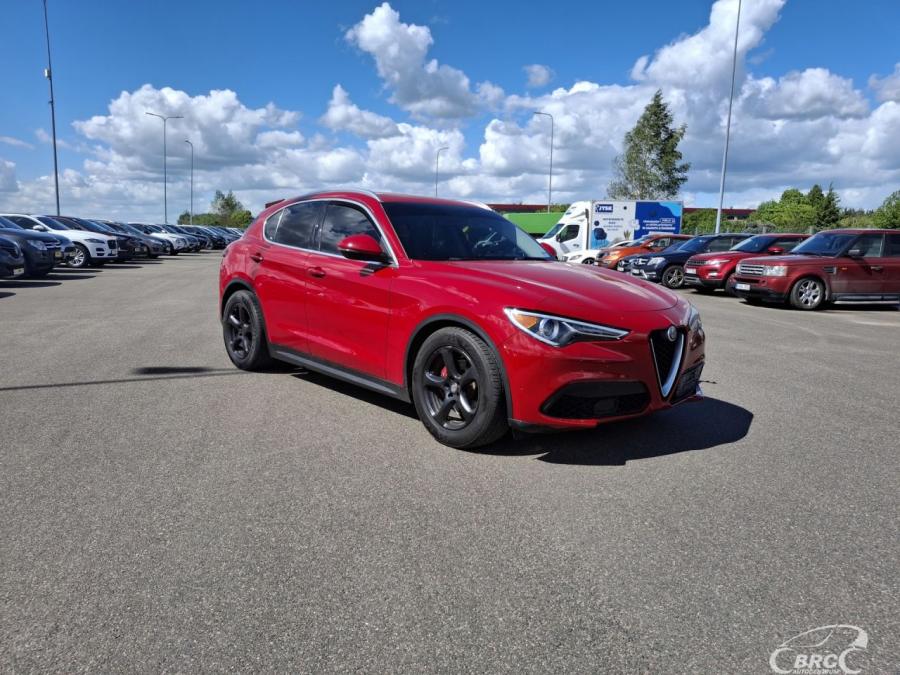 Alfa Romeo Stelvio 2018 in Vilnius, with an engine capacity of 2.00 L and mileage of 217 thousand km for 12900 €, photo 3 on AUTOMOTO.COM.LV