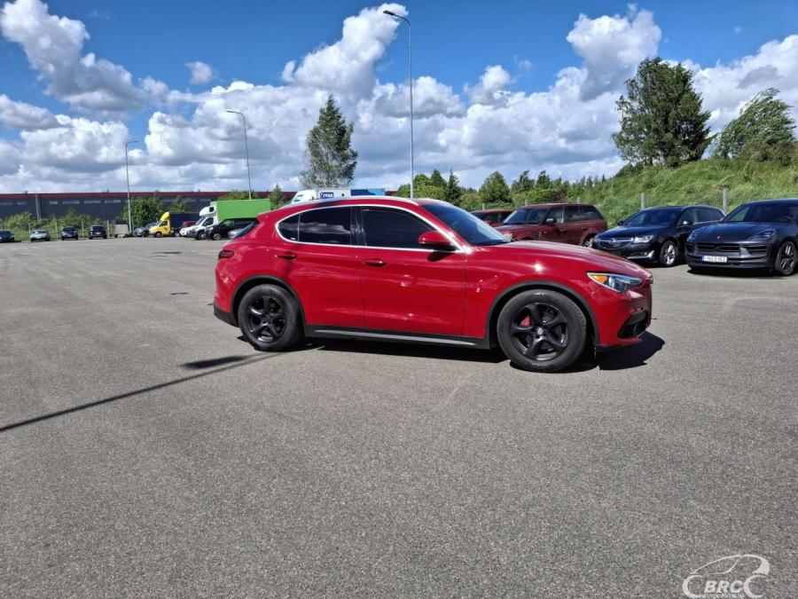 Alfa Romeo Stelvio 2018 in Vilnius, with an engine capacity of 2.00 L and mileage of 217 thousand km for 12900 €, photo 4 on AUTOMOTO.COM.LV