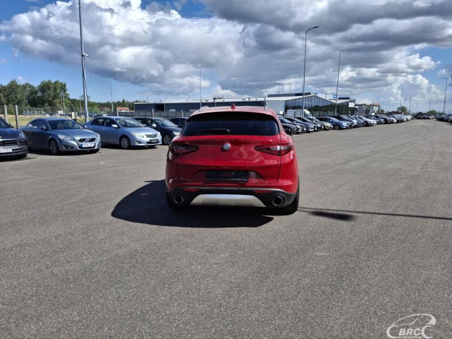 Alfa Romeo Stelvio 2018 in Vilnius, with an engine capacity of 2.00 L and mileage of 217 thousand km for 12900 €, photo 5 on AUTOMOTO.COM.LV