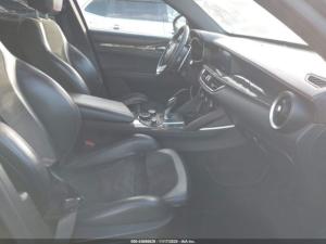 Alfa Romeo Stelvio 2019 in Klaipeda, with an engine capacity of 0.00 L and mileage of 0 thousand km for 16500 €, photo 4 on AUTOMOTO.COM.LV