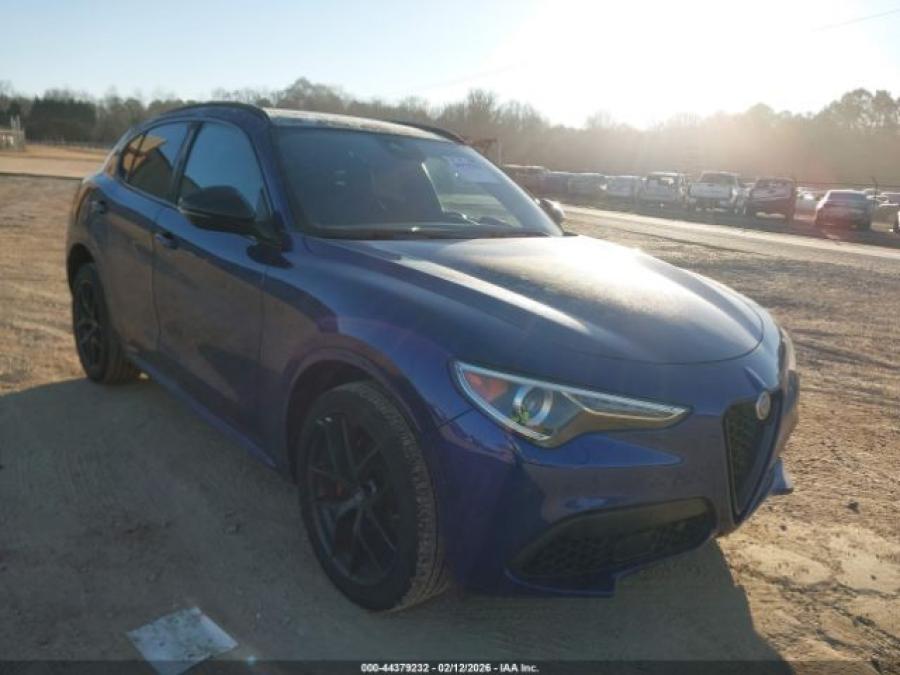 Alfa Romeo Stelvio 2021 in Klaipeda, with an engine capacity of 0.00 L and mileage of 0 thousand km for 7000 €, photo 1 on AUTOMOTO.COM.LV