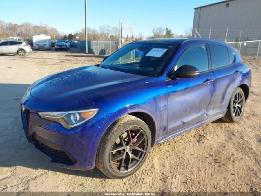 Alfa Romeo Stelvio 2021 in Klaipeda, with an engine capacity of 0.00 L and mileage of 0 thousand km for 7000 €, photo 3 on AUTOMOTO.COM.LV