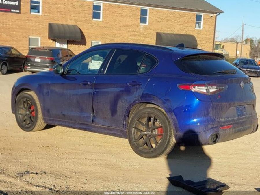 Alfa Romeo Stelvio 2021 in Klaipeda, with an engine capacity of 0.00 L and mileage of 0 thousand km for 7000 €, photo 4 on AUTOMOTO.COM.LV