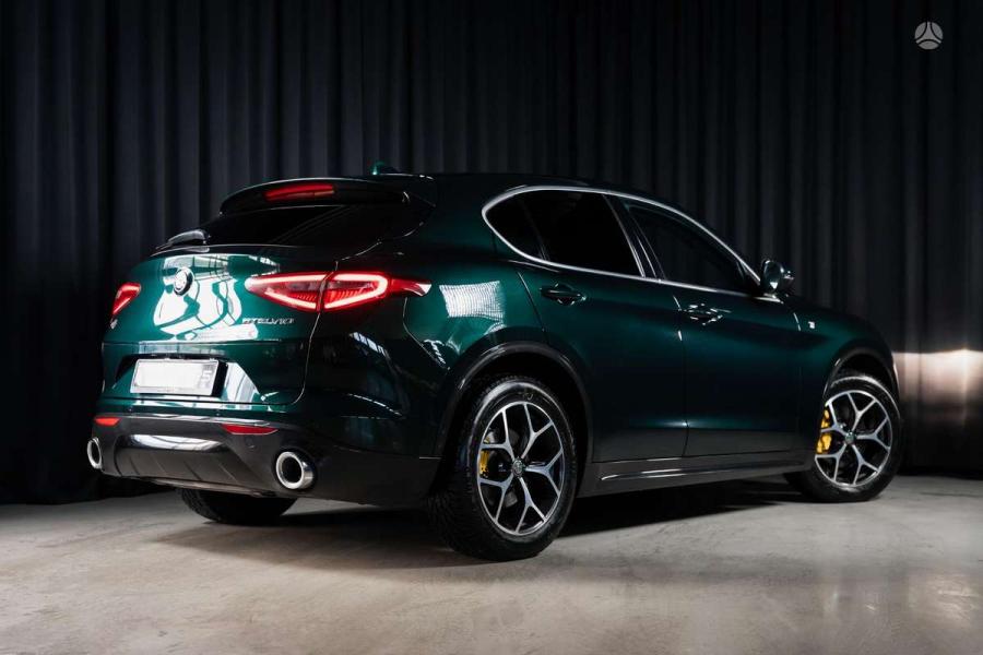 Zaļš Alfa Romeo Stelvio 2021 Viļņa, ar dzinēja tilpumu 2.00 L un nobraukumu 100 tūkst. km par 31000 €, foto 4 vietnē AUTOMOTO.COM.LV