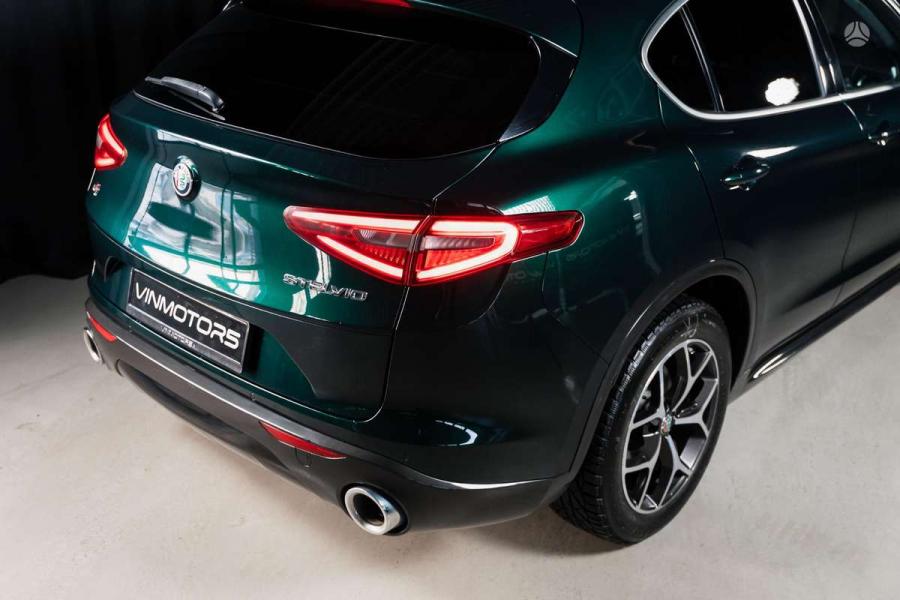 Zaļš Alfa Romeo Stelvio 2021 Viļņa, ar dzinēja tilpumu 2.00 L un nobraukumu 100 tūkst. km par 31000 €, foto 15 vietnē AUTOMOTO.COM.LV
