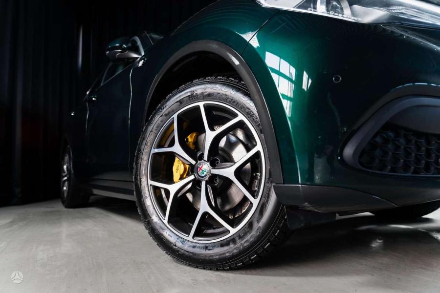 Zaļš Alfa Romeo Stelvio 2021 Viļņa, ar dzinēja tilpumu 2.00 L un nobraukumu 100 tūkst. km par 27500 €, foto 11 vietnē AUTOMOTO.COM.LV