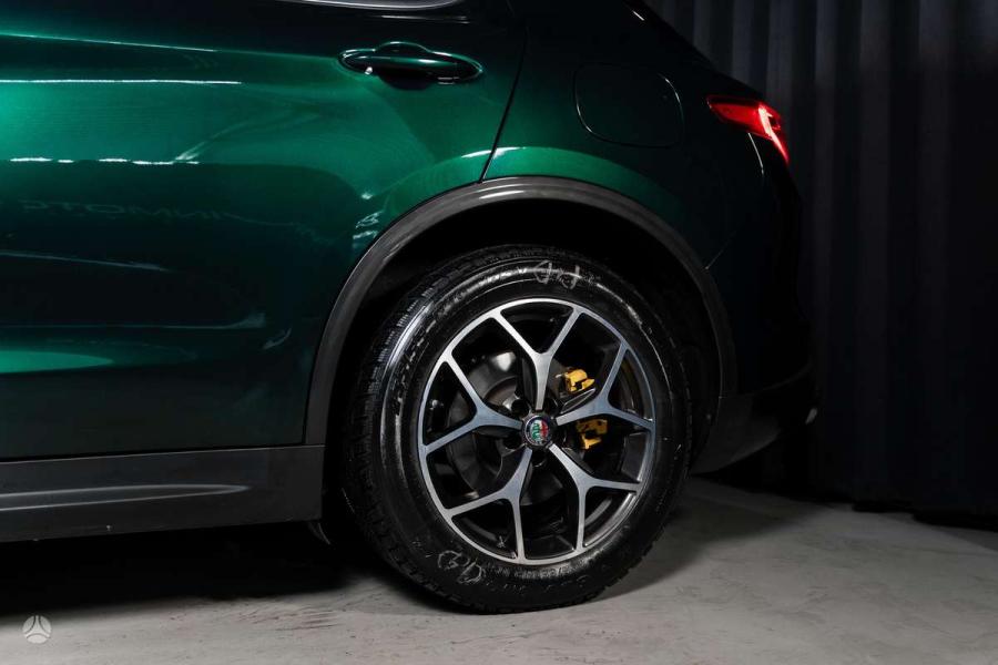 Zaļš Alfa Romeo Stelvio 2021 Viļņa, ar dzinēja tilpumu 2.00 L un nobraukumu 100 tūkst. km par 27500 €, foto 14 vietnē AUTOMOTO.COM.LV