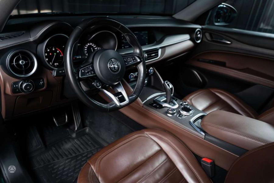 Zaļš Alfa Romeo Stelvio 2021 Viļņa, ar dzinēja tilpumu 2.00 L un nobraukumu 100 tūkst. km par 27500 €, foto 20 vietnē AUTOMOTO.COM.LV