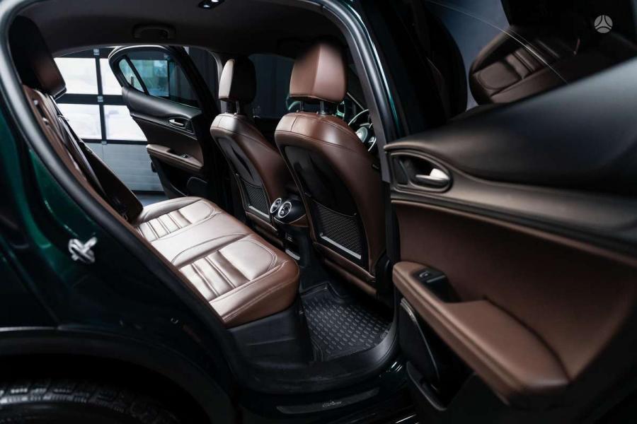 Zaļš Alfa Romeo Stelvio 2021 Viļņa, ar dzinēja tilpumu 2.00 L un nobraukumu 100 tūkst. km par 27500 €, foto 33 vietnē AUTOMOTO.COM.LV