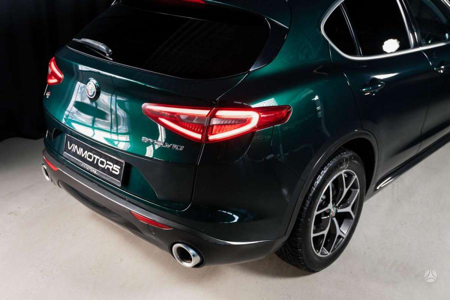 Green Alfa Romeo Stelvio 2021 in Vilnius, with an engine capacity of 2.00 L and mileage of 100 thousand km for 26999 €, photo 16 on AUTOMOTO.COM.LV