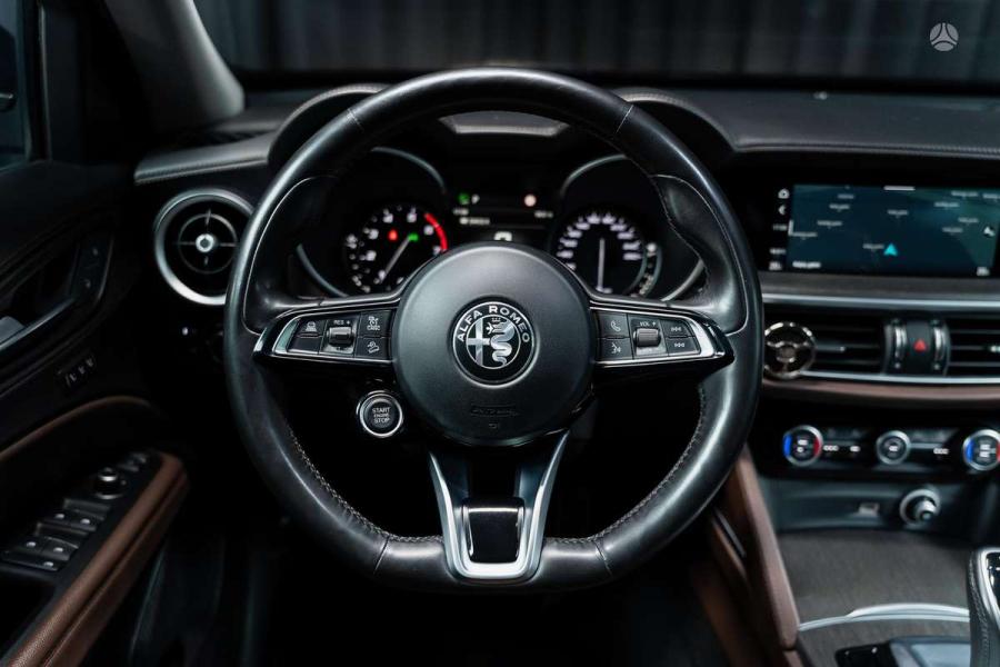 Green Alfa Romeo Stelvio 2021 in Vilnius, with an engine capacity of 2.00 L and mileage of 100 thousand km for 26999 €, photo 22 on AUTOMOTO.COM.LV