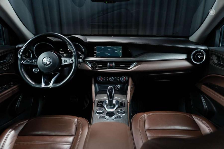 Green Alfa Romeo Stelvio 2021 in Vilnius, with an engine capacity of 2.00 L and mileage of 100 thousand km for 26999 €, photo 25 on AUTOMOTO.COM.LV