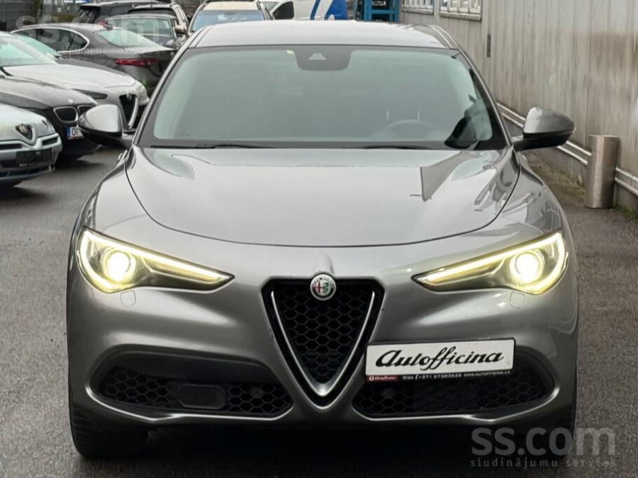 Pelēks Alfa Romeo Stelvio 2017 Rīga, ar dzinēja tilpumu 2.00 L un nobraukumu 159 tūkst. km par 21300 €, foto 2 vietnē AUTOMOTO.COM.LV