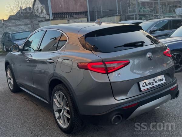 Grey Alfa Romeo Stelvio 2017 in Riga, with an engine capacity of 2.00 L and mileage of 151 thousand km for 22300 €, photo 7 on AUTOMOTO.COM.LV
