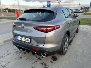 Pelēks Alfa Romeo Stelvio 2017 Viļņa, ar dzinēja tilpumu 2.00 L un nobraukumu 150 tūkst. km par 18500 €, foto  vietnē AUTOMOTO.COM.LV