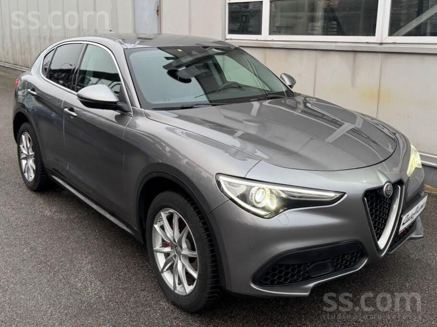 Grey Alfa Romeo Stelvio 2017 in Riga, with an engine capacity of 2.00 L and mileage of 159 thousand km for 19900 €, photo 4 on AUTOMOTO.COM.LV