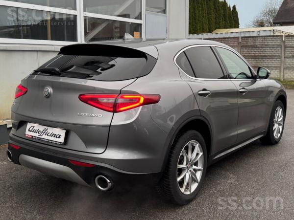 Grey Alfa Romeo Stelvio 2017 in Riga, with an engine capacity of 2.00 L and mileage of 159 thousand km for 19900 €, photo 5 on AUTOMOTO.COM.LV