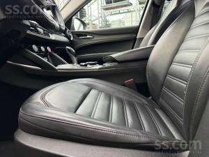 Grey Alfa Romeo Stelvio 2017 in Riga, with an engine capacity of 2.00 L and mileage of 159 thousand km for 19900 €, photo 13 on AUTOMOTO.COM.LV