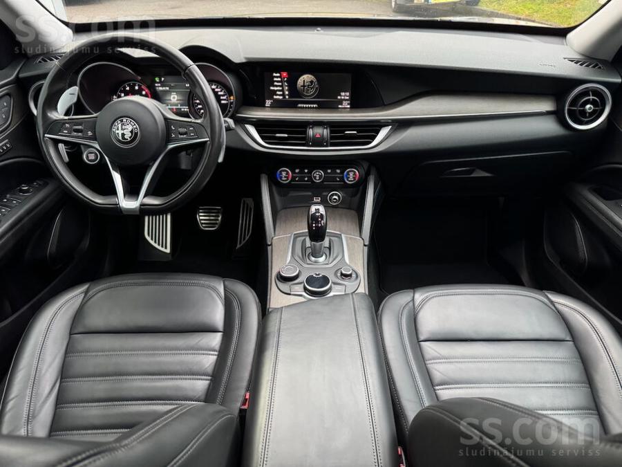Grey Alfa Romeo Stelvio 2017 in Riga, with an engine capacity of 2.00 L and mileage of 159 thousand km for 19900 €, photo 22 on AUTOMOTO.COM.LV