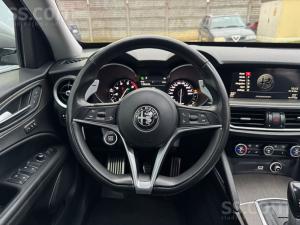 Grey Alfa Romeo Stelvio 2017 in Riga, with an engine capacity of 2.00 L and mileage of 159 thousand km for 19900 €, photo 23 on AUTOMOTO.COM.LV