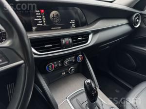 Grey Alfa Romeo Stelvio 2017 in Riga, with an engine capacity of 2.00 L and mileage of 159 thousand km for 19900 €, photo 25 on AUTOMOTO.COM.LV