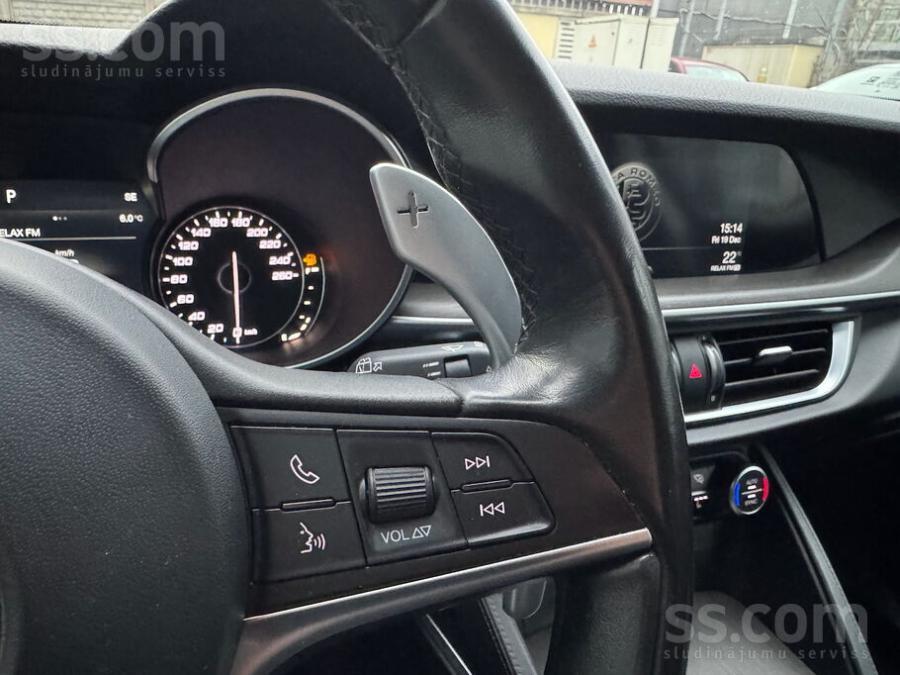 Grey Alfa Romeo Stelvio 2017 in Riga, with an engine capacity of 2.00 L and mileage of 159 thousand km for 19900 €, photo 28 on AUTOMOTO.COM.LV