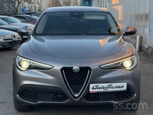 Grey Alfa Romeo Stelvio 2017 in Riga, with an engine capacity of 2.00 L and mileage of 151 thousand km for 19900 €, photo 3 on AUTOMOTO.COM.LV