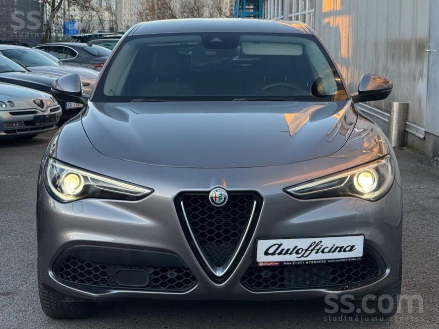 Grey Alfa Romeo Stelvio 2017 in Riga, with an engine capacity of 2.00 L and mileage of 151 thousand km for 19900 €, photo 3 on AUTOMOTO.COM.LV