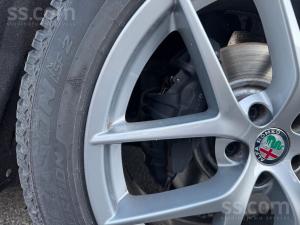 Grey Alfa Romeo Stelvio 2017 in Riga, with an engine capacity of 2.00 L and mileage of 151 thousand km for 19900 €, photo 9 on AUTOMOTO.COM.LV