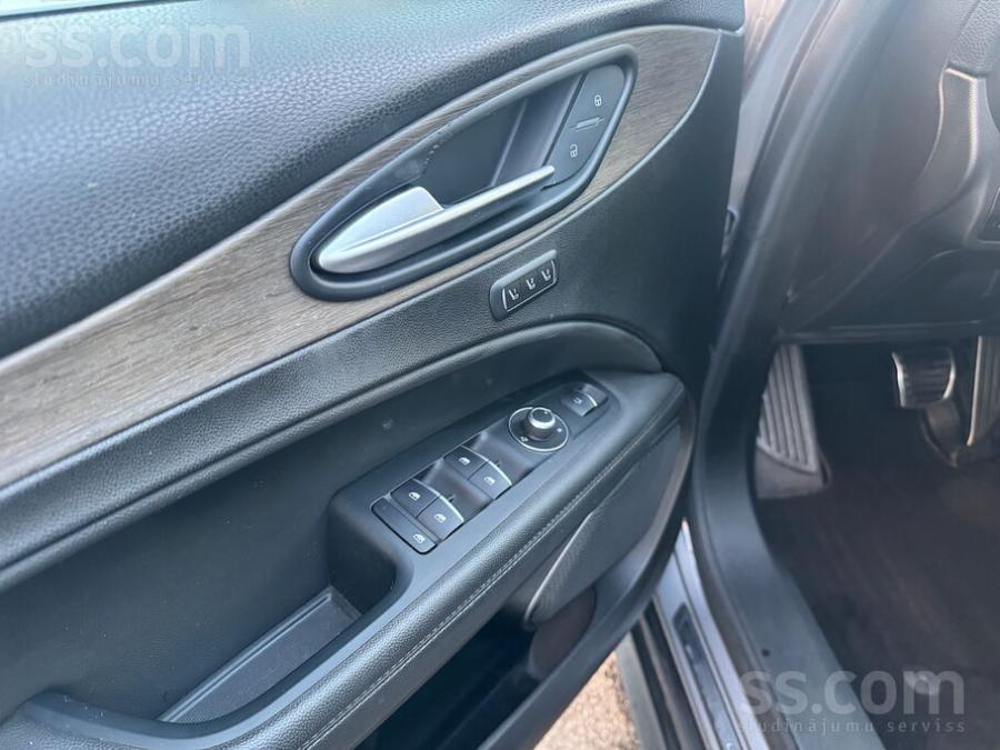 Grey Alfa Romeo Stelvio 2017 in Riga, with an engine capacity of 2.00 L and mileage of 151 thousand km for 19900 €, photo 11 on AUTOMOTO.COM.LV