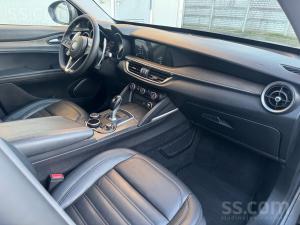 Grey Alfa Romeo Stelvio 2017 in Riga, with an engine capacity of 2.00 L and mileage of 151 thousand km for 19900 €, photo 15 on AUTOMOTO.COM.LV