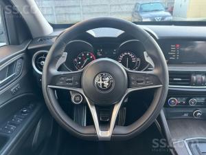 Grey Alfa Romeo Stelvio 2017 in Riga, with an engine capacity of 2.00 L and mileage of 151 thousand km for 19900 €, photo 24 on AUTOMOTO.COM.LV