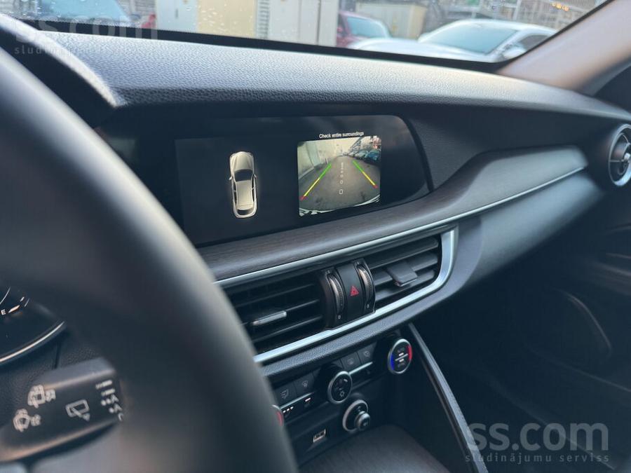 Grey Alfa Romeo Stelvio 2017 in Riga, with an engine capacity of 2.00 L and mileage of 151 thousand km for 19900 €, photo 28 on AUTOMOTO.COM.LV