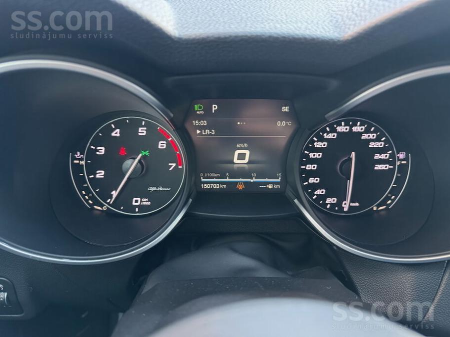 Grey Alfa Romeo Stelvio 2017 in Riga, with an engine capacity of 2.00 L and mileage of 151 thousand km for 19900 €, photo 29 on AUTOMOTO.COM.LV