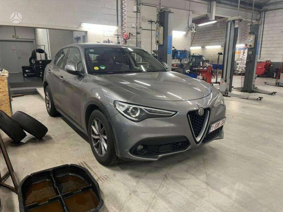 Grey Alfa Romeo Stelvio 2018 in Siauliai, with an engine capacity of 2.14 L and mileage of 190 thousand km for 8990 €, photo 1 on AUTOMOTO.COM.LV