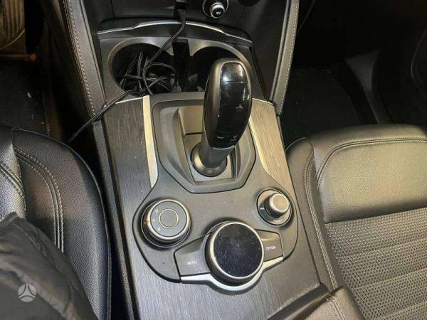 Grey Alfa Romeo Stelvio 2018 in Siauliai, with an engine capacity of 2.14 L and mileage of 190 thousand km for 8990 €, photo 8 on AUTOMOTO.COM.LV