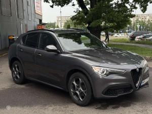 Pelēks Alfa Romeo Stelvio 2018 Viļņa, ar dzinēja tilpumu 2.00 L un nobraukumu 78 tūkst. km par 20500 €, foto  vietnē AUTOMOTO.COM.LV