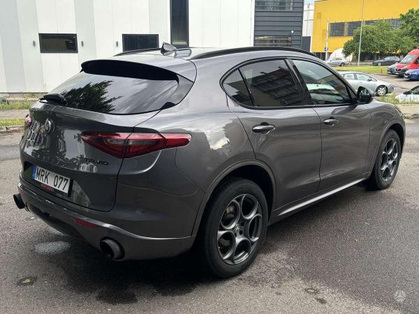 Pelēks Alfa Romeo Stelvio 2018 Viļņa, ar dzinēja tilpumu 2.00 L un nobraukumu 78 tūkst. km par 20500 €, foto 4 vietnē AUTOMOTO.COM.LV