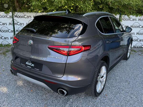 Grey Alfa Romeo Stelvio 2018 in Vilnius, with an engine capacity of 2.00 L and mileage of 94 thousand km for 19000 €, photo 6 on AUTOMOTO.COM.LV
